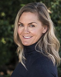 Salina Bartunek (American Gladiator Elektra) - 5'10''